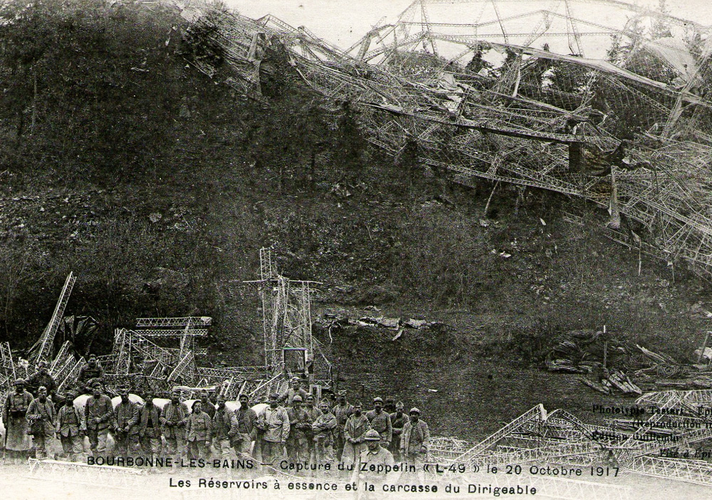 Le Zeppelin allemand L 49 capturé à Bourbonne-les-Bains le 20 Octobre ...